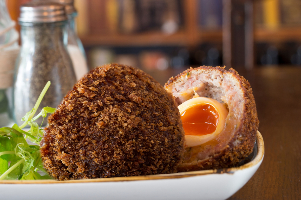 Best British Food: 14 Fun Meals To Try