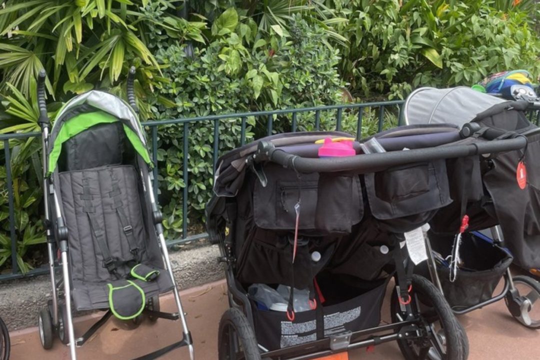 Best Strollers for Airplane Travel: Strollers that Fit in Overhead Bin